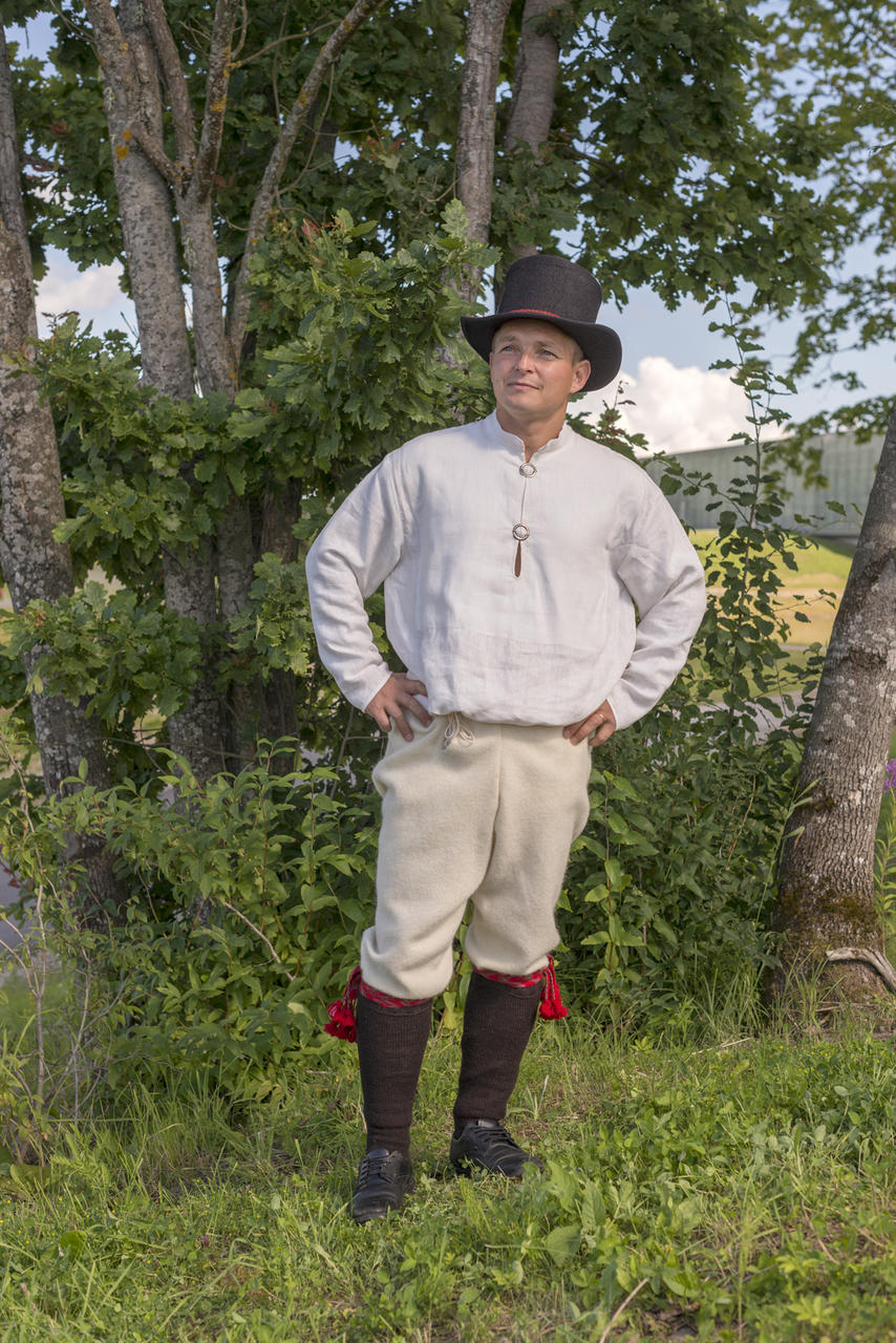 Eesti Rahvarõivad > Paistu mees