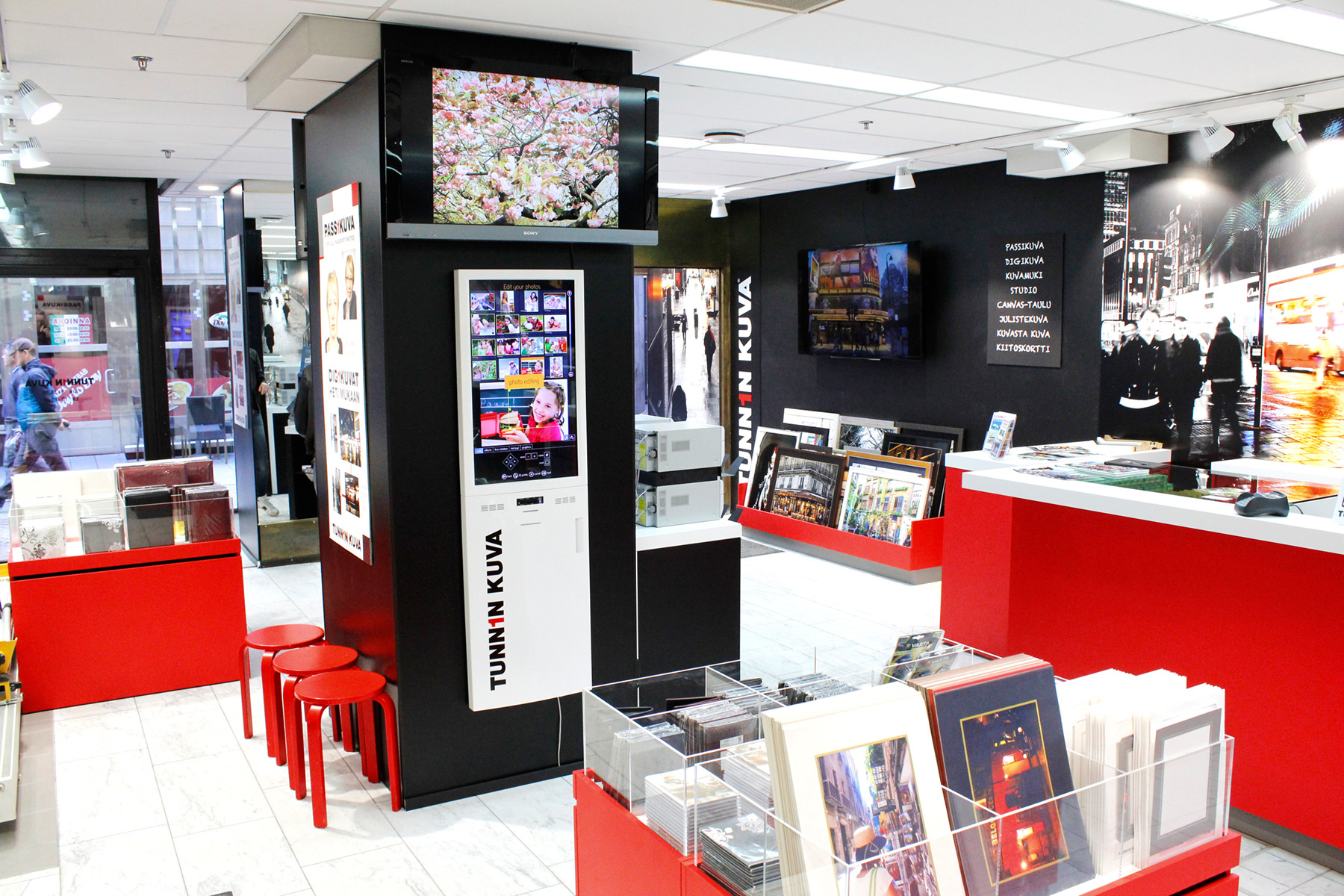 Tunnin Kuva Helsinki Ateneuminkuja / 2015 | Front