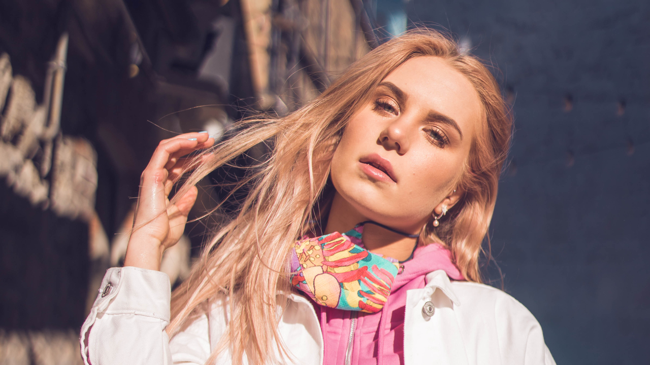 Esileht – Victoria Villig - Revolutsiooniline Youtuber