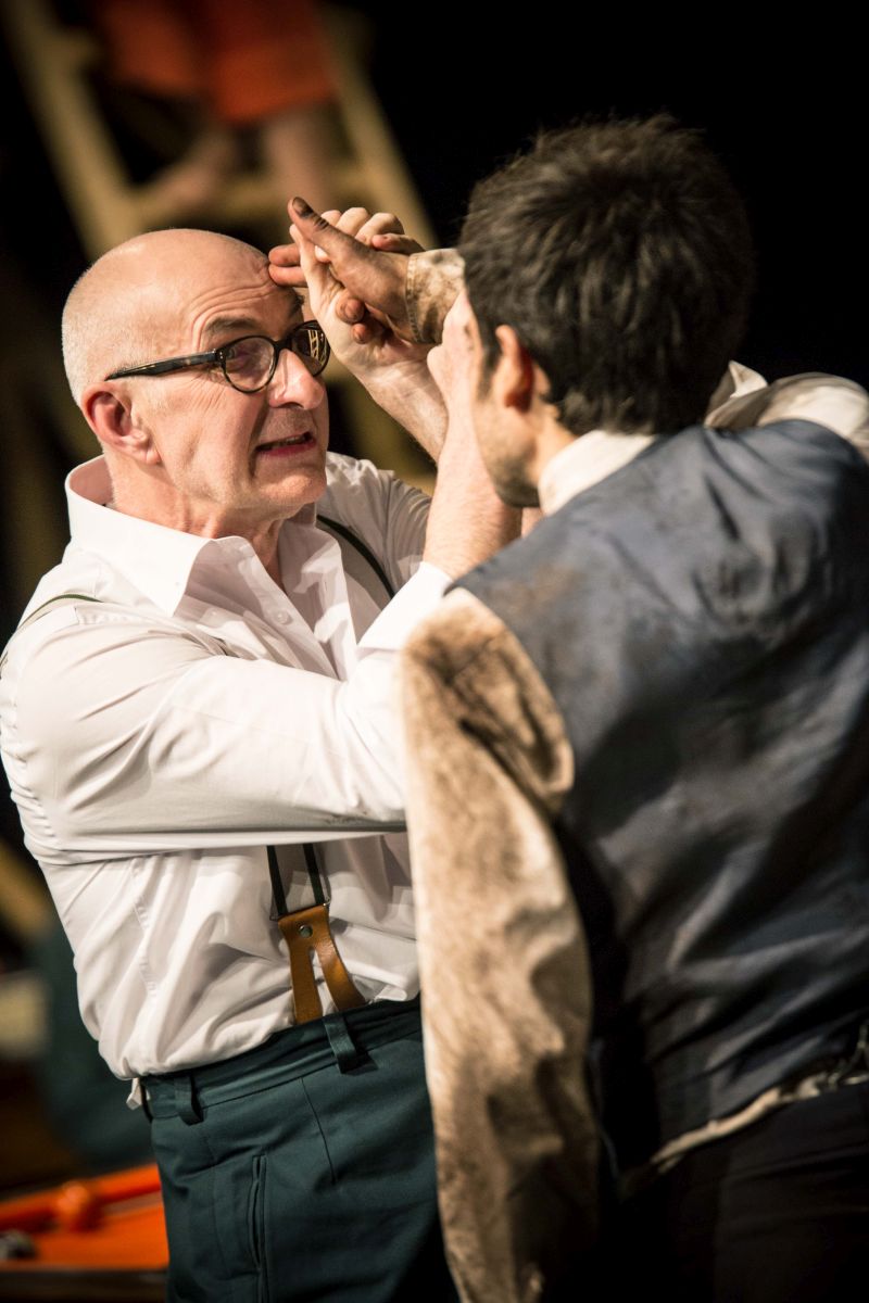 Die schmutzigen Hände — Homepage Regisseurin Musiktheater Schauspiel