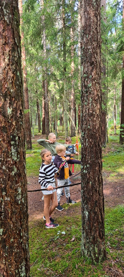 Lastelaager – Hiievalja