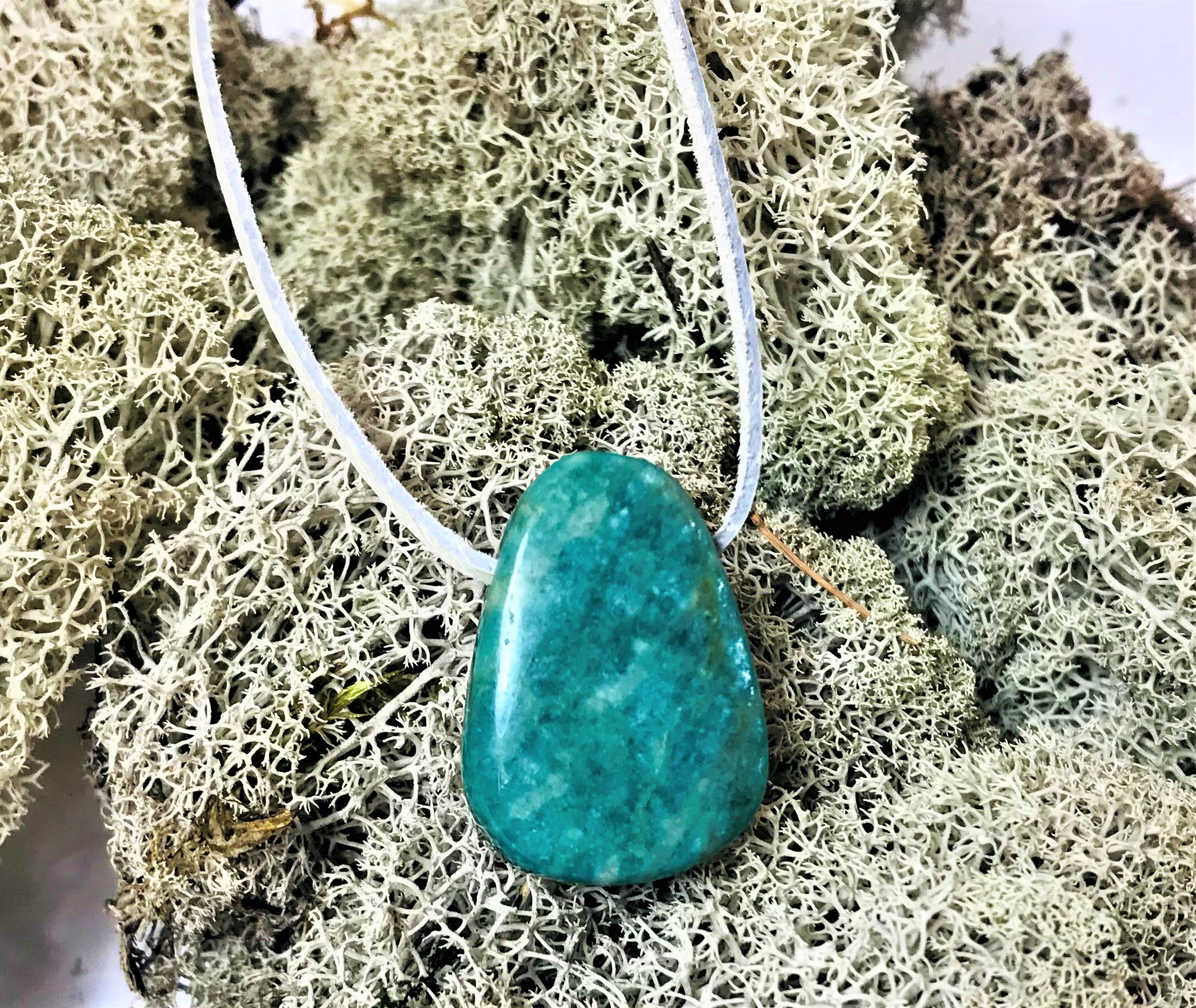 Amasoniit ripats 9€ – Esoteerikakauplus Allikas