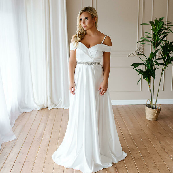 KLEIDIBUTIIK ♡ ♡ VALGED KLEIDID