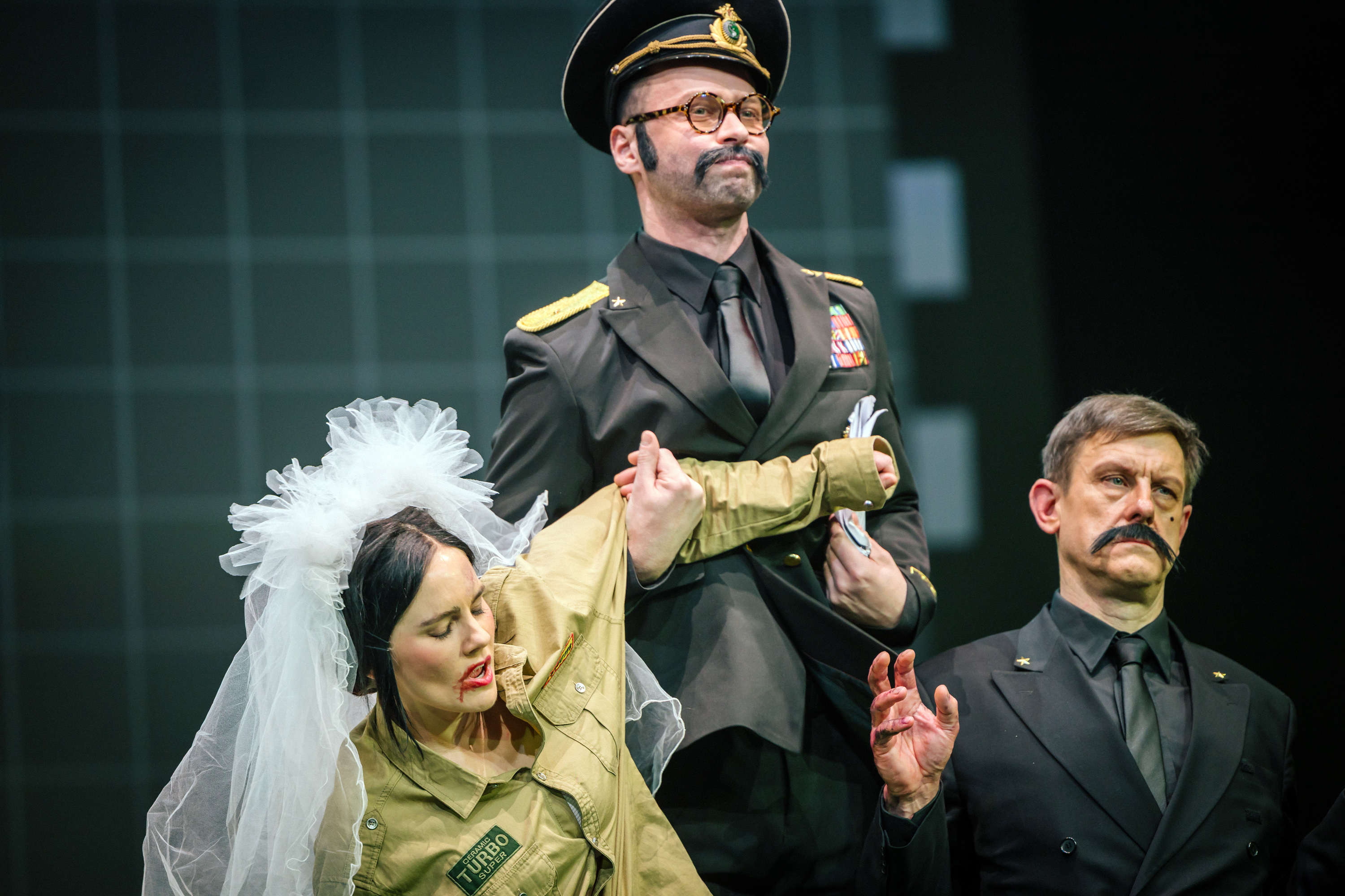 Peegel – kellerteater