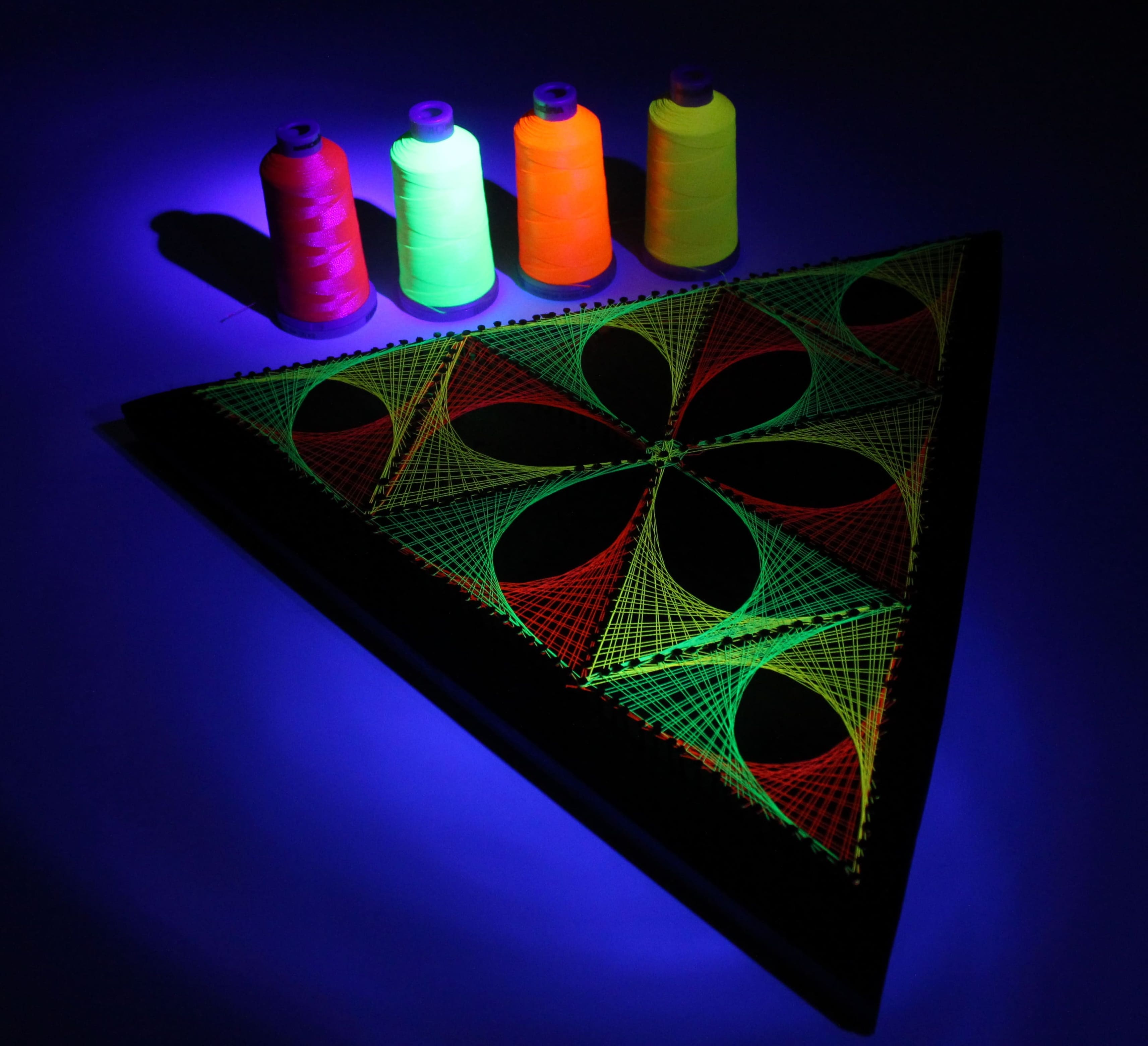 UV threads 1 000 m (available in 4 colors) | Party Supplies, String Art ...