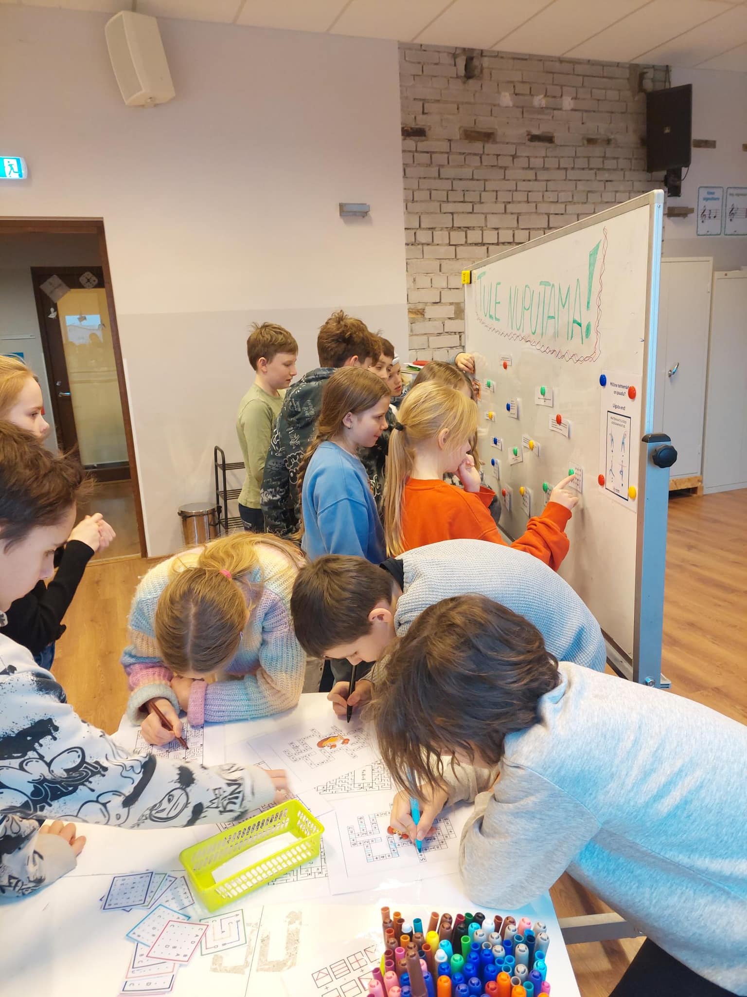 Esileht – Emili kool