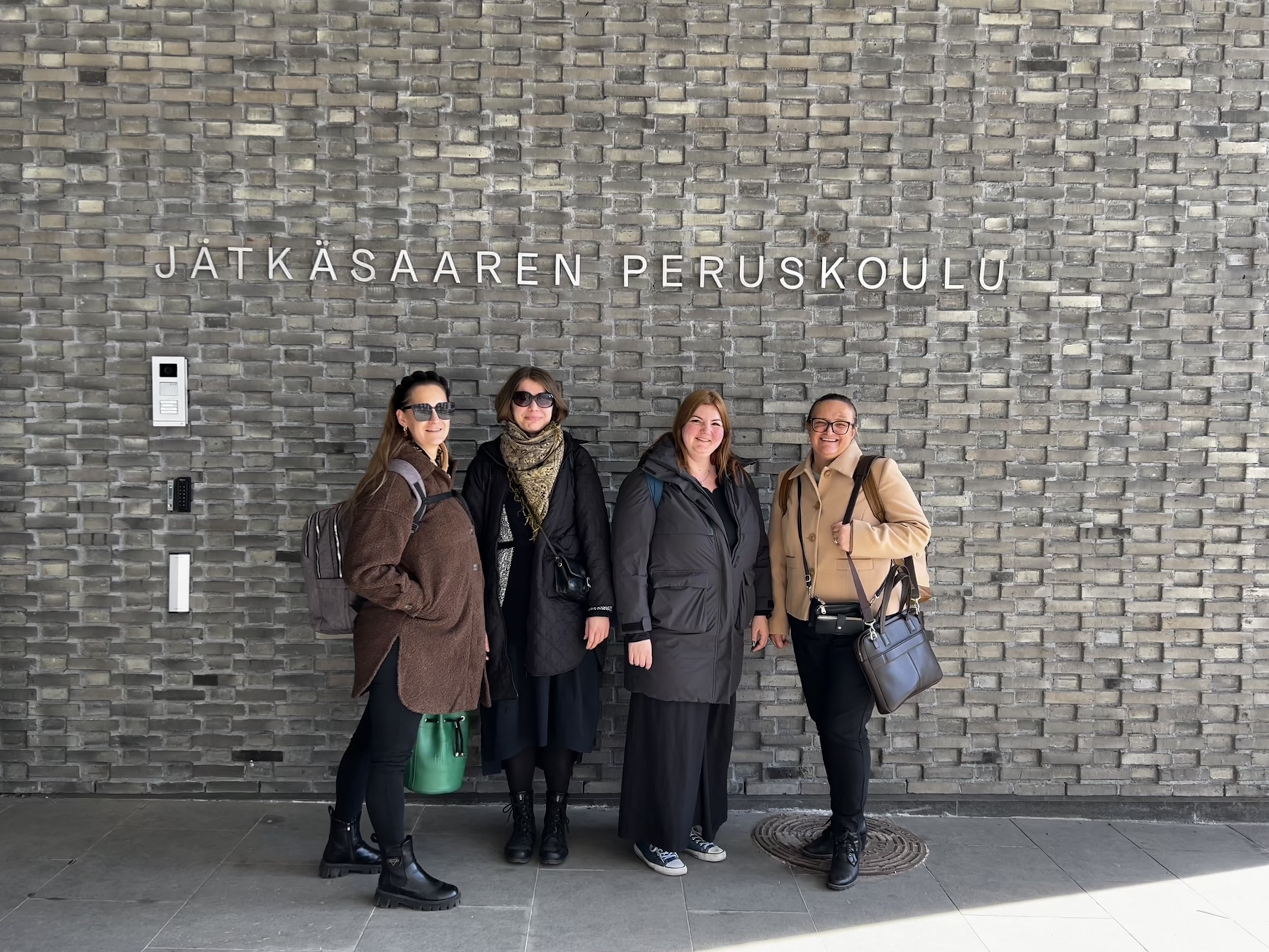 Esileht – Emili kool