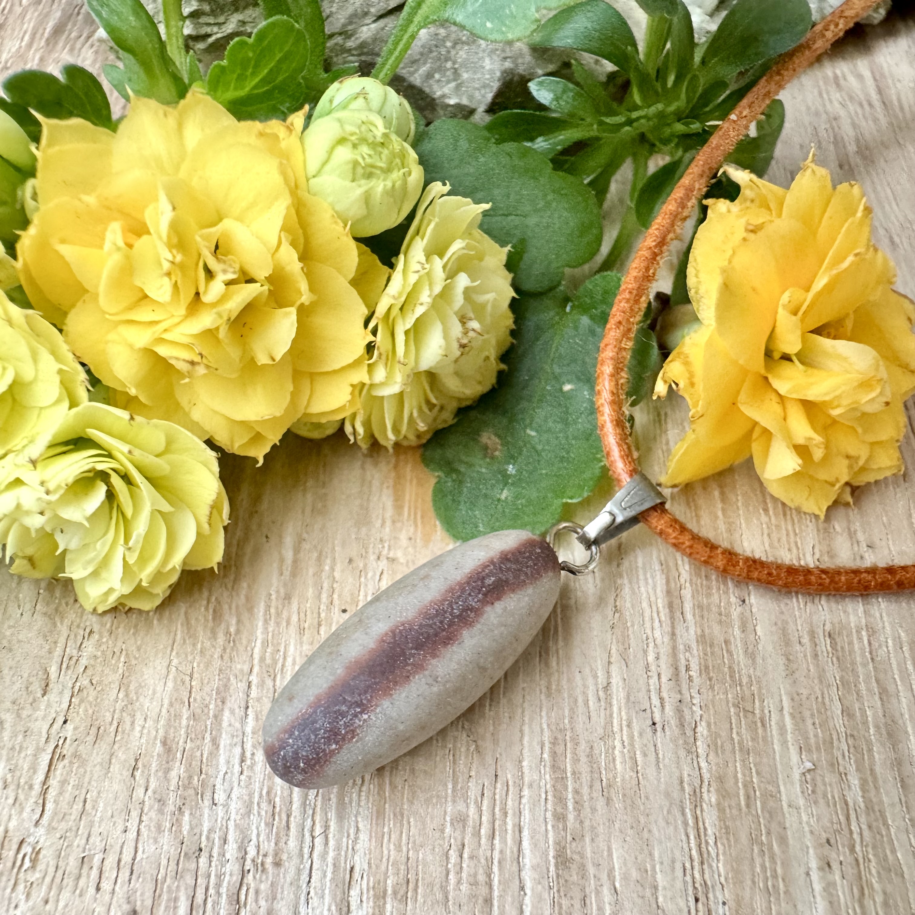 SHIVA LINGAM - ripats (22mm) – KRISTALLIMAAILM